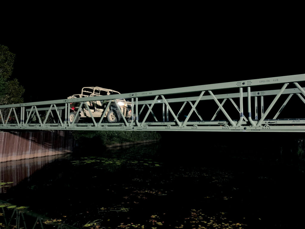 Modular Aluminum Bridges for Fast Setup | MAADI Group