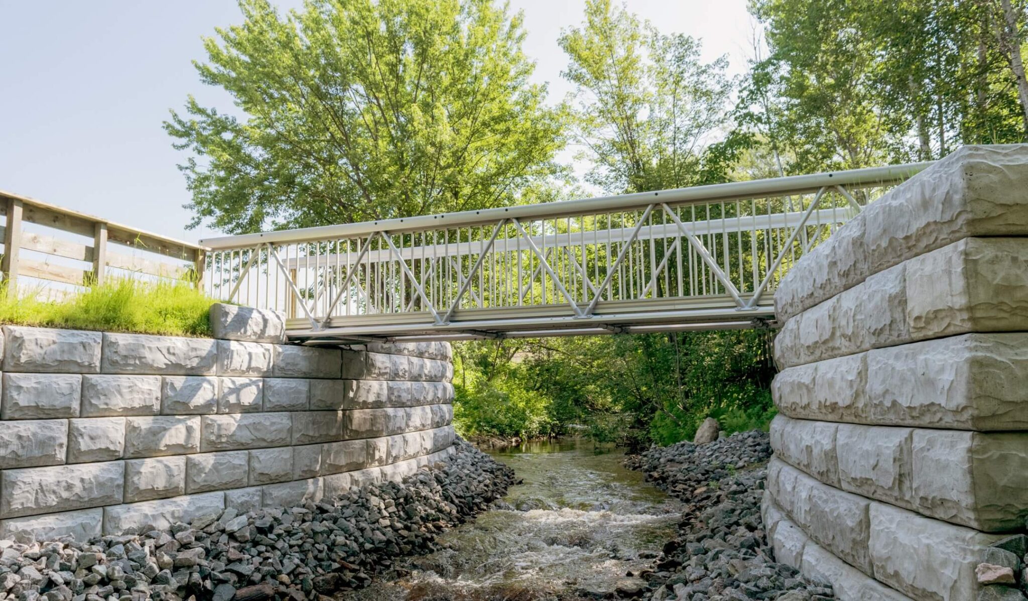 Modular Aluminum Bridges for Fast Setup | MAADI Group