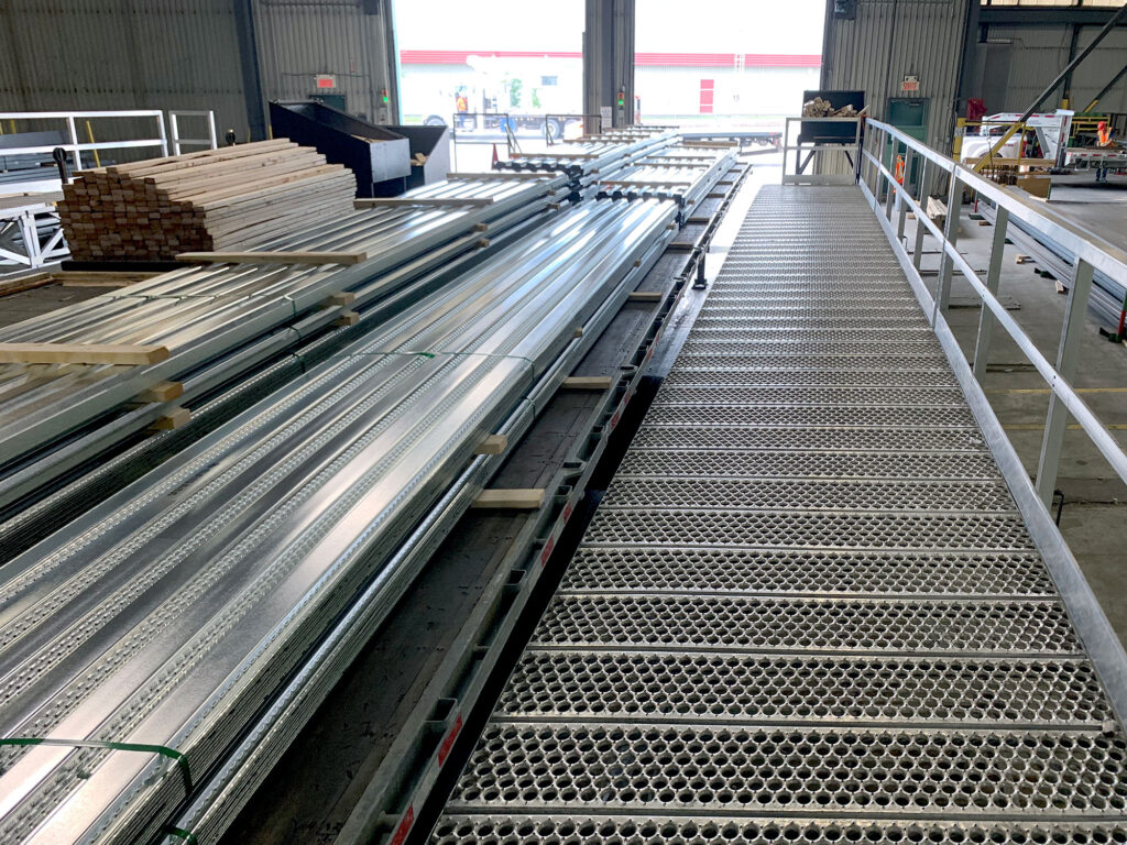 Custom Aluminum Work Platforms Project | MAADI