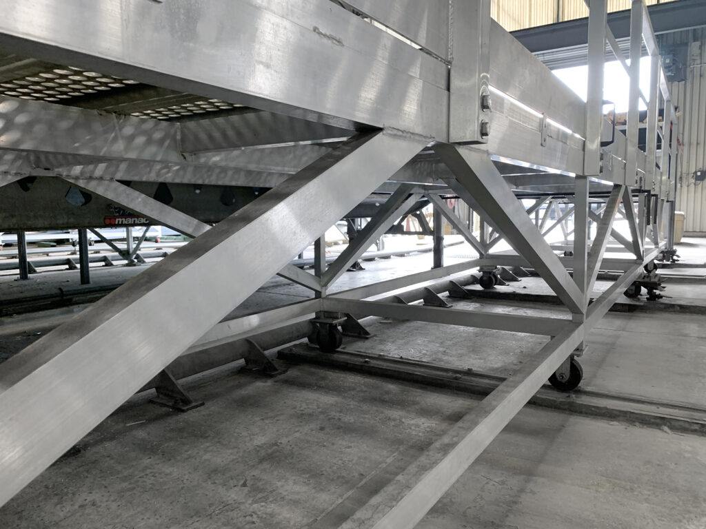 Custom Aluminum Work Platforms Project | MAADI