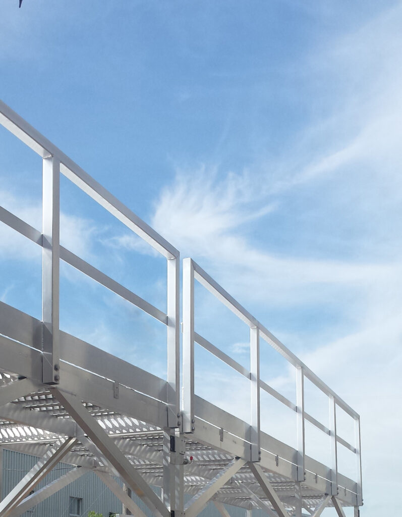 Custom Aluminum Work Platforms Project | MAADI