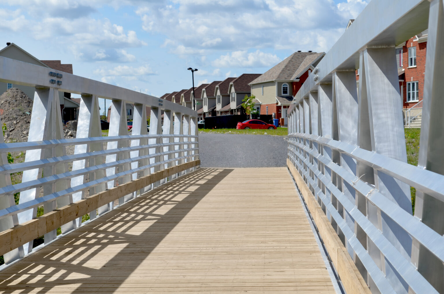 Aluminum Pedestrian Bridge Canada: Brossard Installation